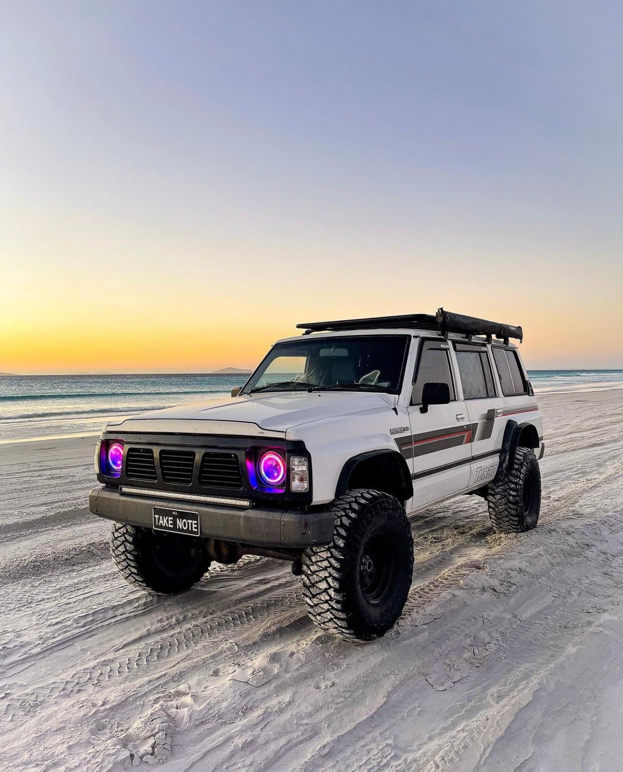 LED Whip Lights 4WD | RGB Light Up & Glow Aerials – Bushdoof Lighting