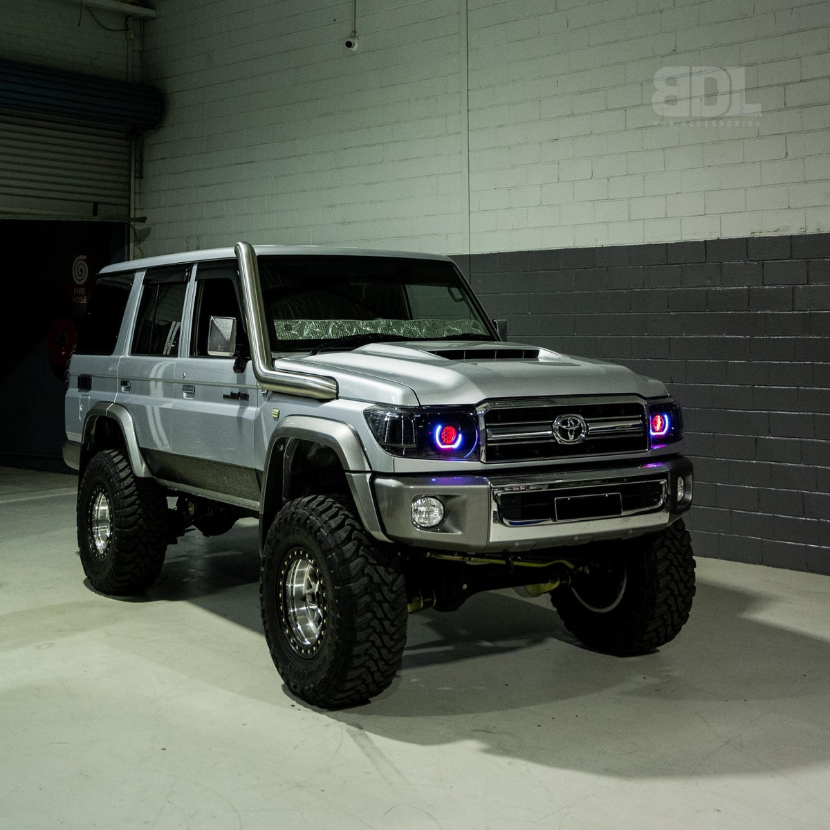 RGBW Angry Eye Kit | Chasing HID Headlight – Bushdoof Lighting